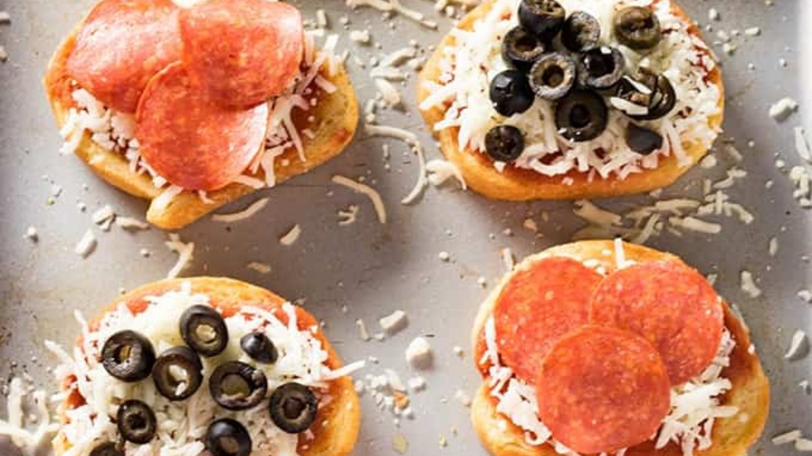 16 garlic bread pairings that will make every meal irresistible