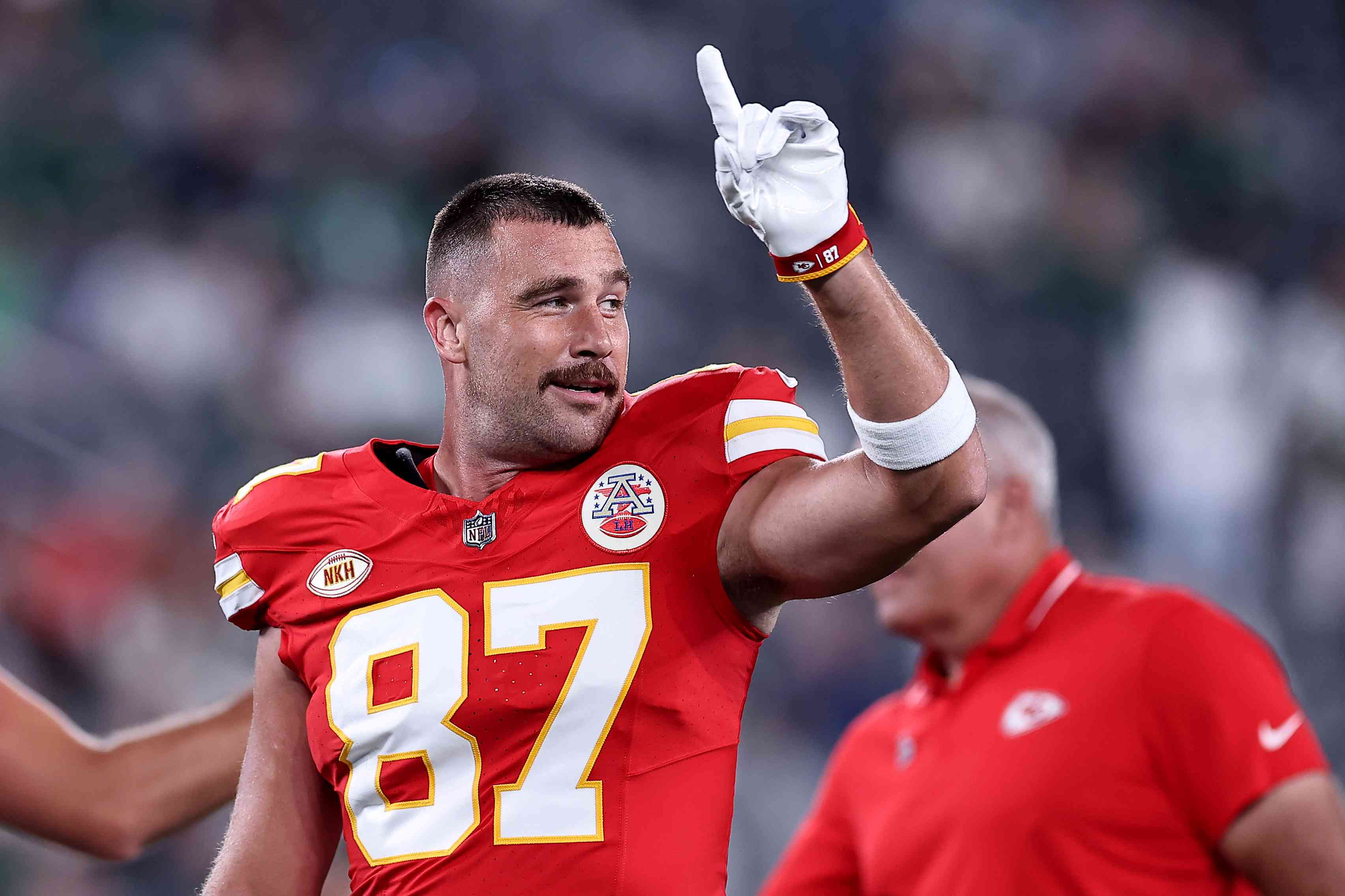 Travis Kelce Has a Guys' Night Out Partying in Las Vegas Without Taylor ...