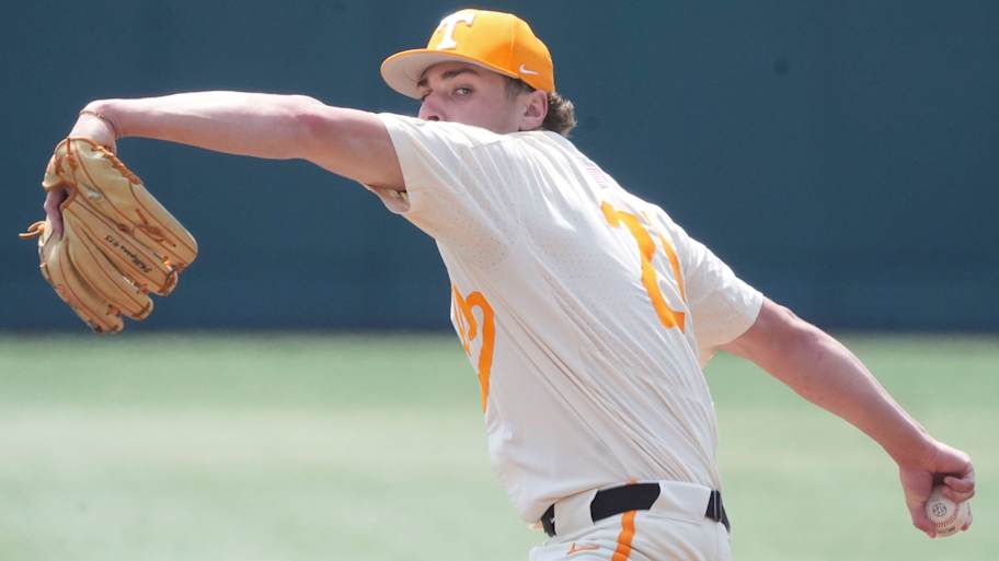 LIVE Updates - Tennessee vs LSU Baseball, Game Three Score