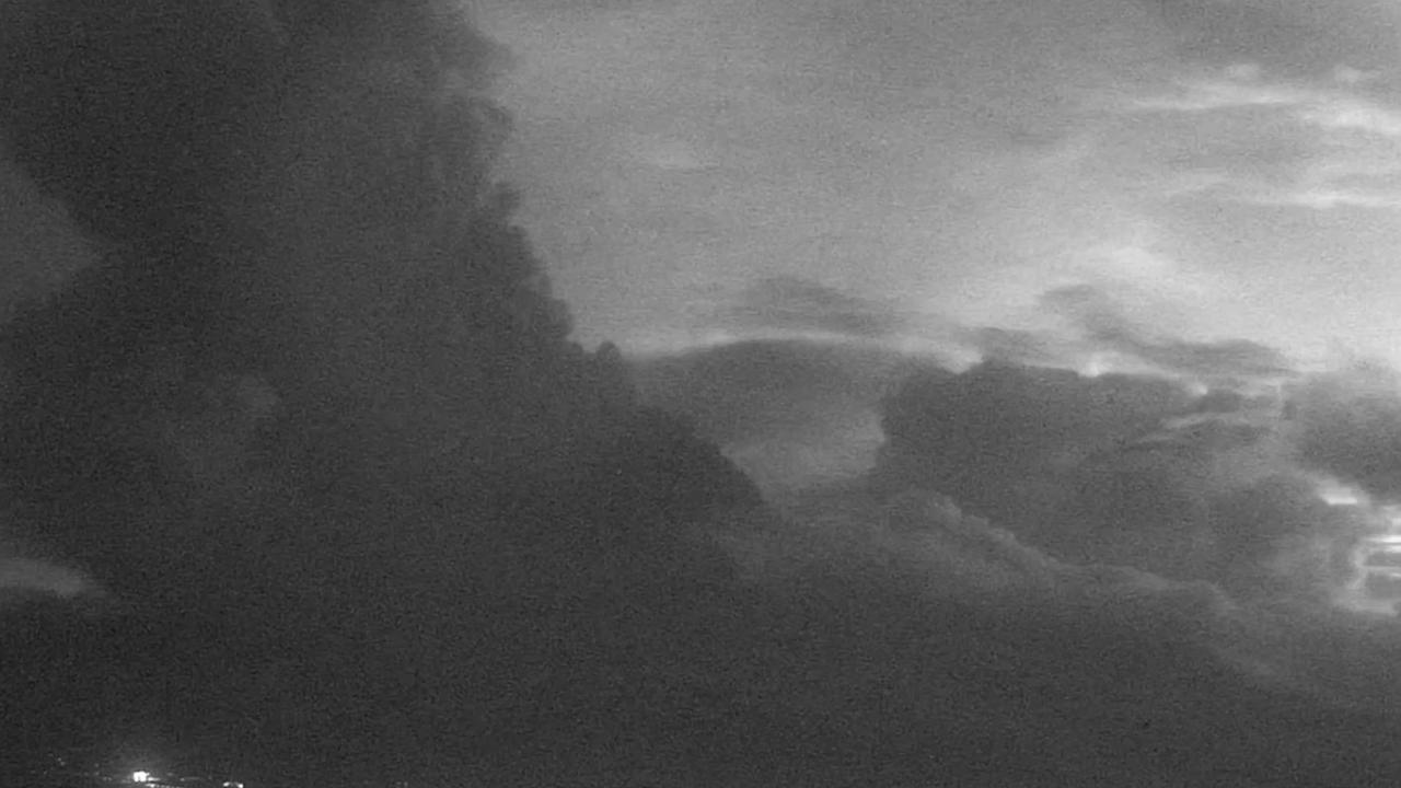 Timelapse footage shows Bulusan Volcano eruption