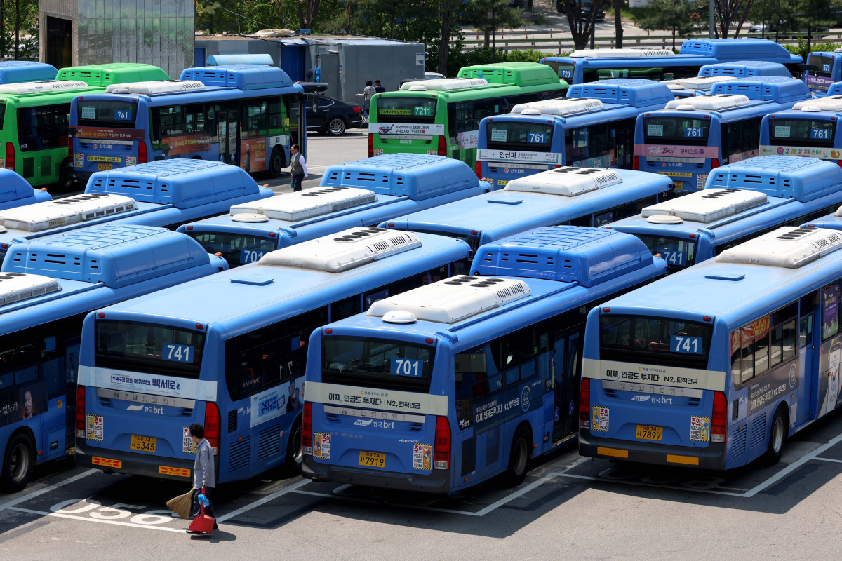 서울 시내버스 노사협상 결렬…첫차부터 '준법투쟁'에 출근길 혼잡 우려