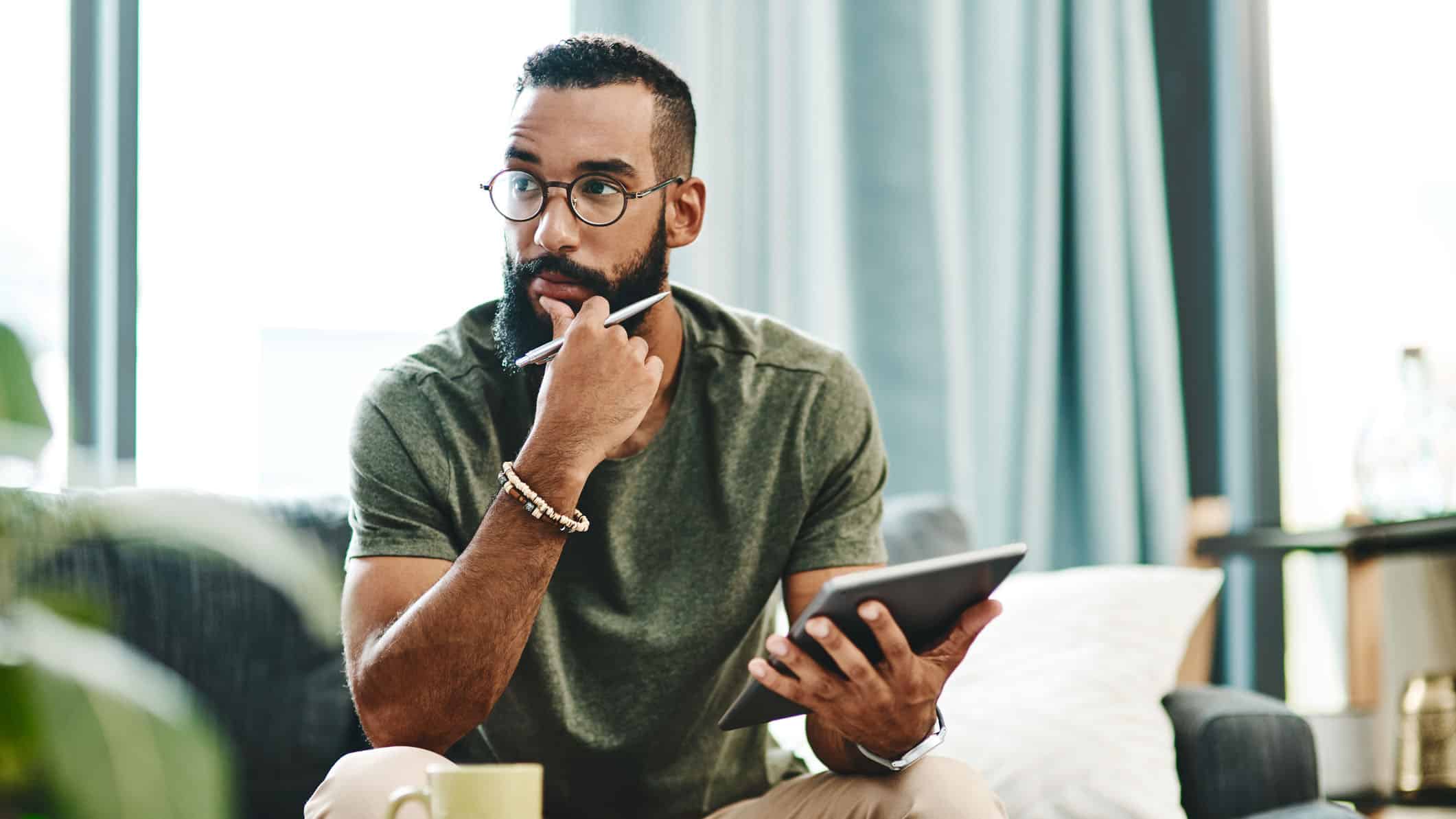 Buy, hold, sell: Brambles, CBA, and Macquarie shares