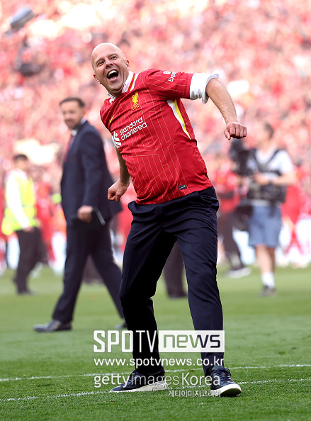 [SPO ISSUE] '클롭만한 사람 없을 줄 알았는데' 슬롯이 해냈다! 부임 첫 시즌만에 PL 우승...본인 향한 불신 잠재워