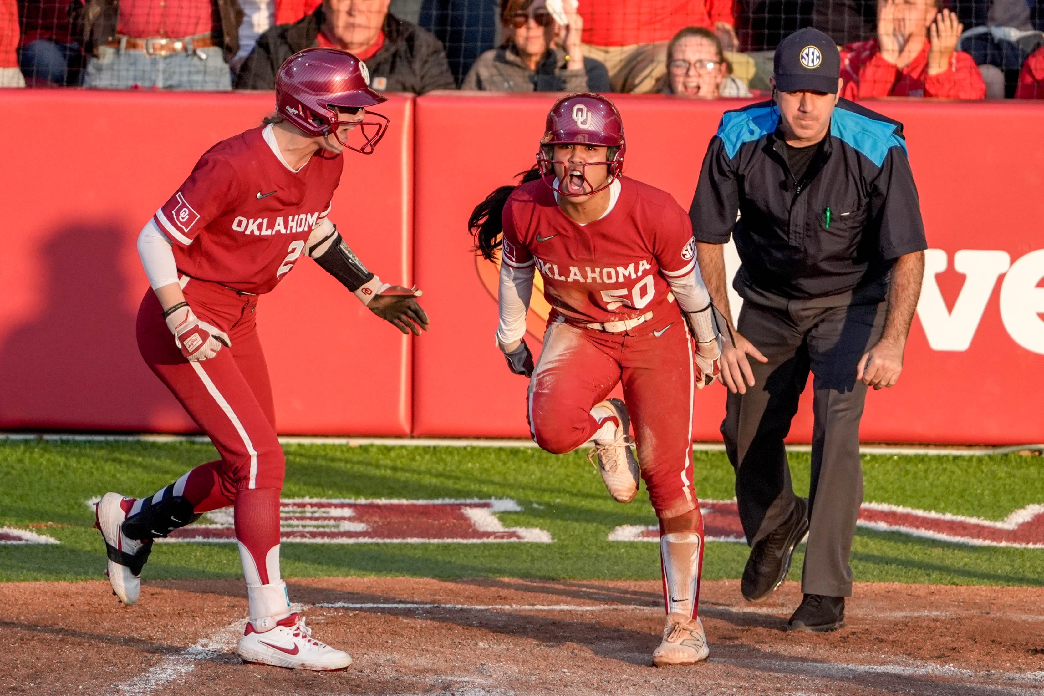 Final SEC softball standings after wild regular season