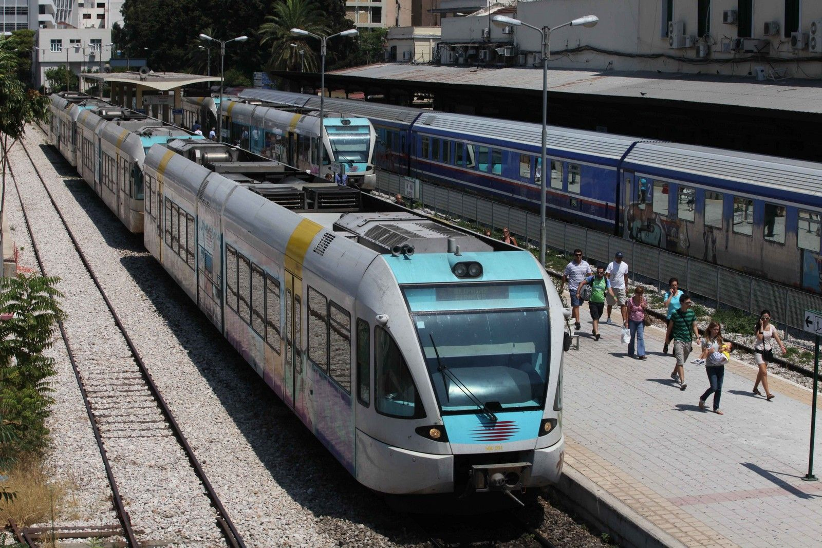Ακινητοποιήθηκε τρένο από Θεσσαλονίκη για Αθήνα - Ταλαιπωρία για 190 ...