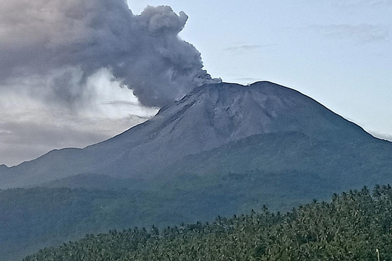 Philippines Places Bulusan Volcano at Alert 1 After Eruption