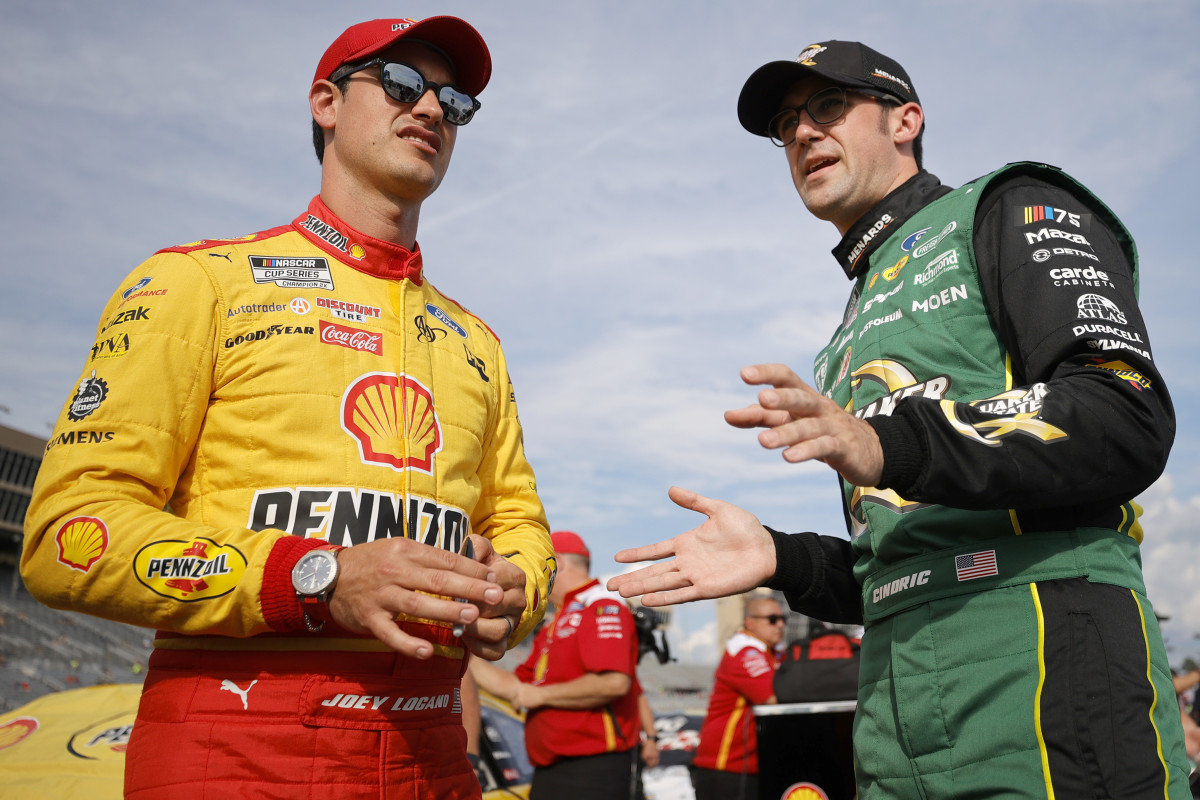 Joey Logano Offers Abrupt One-Word Response When Asked About Austin ...
