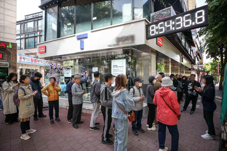 SKT "알뜰폰 포함 2411만명 유심보호서비스…유심교체 104만"