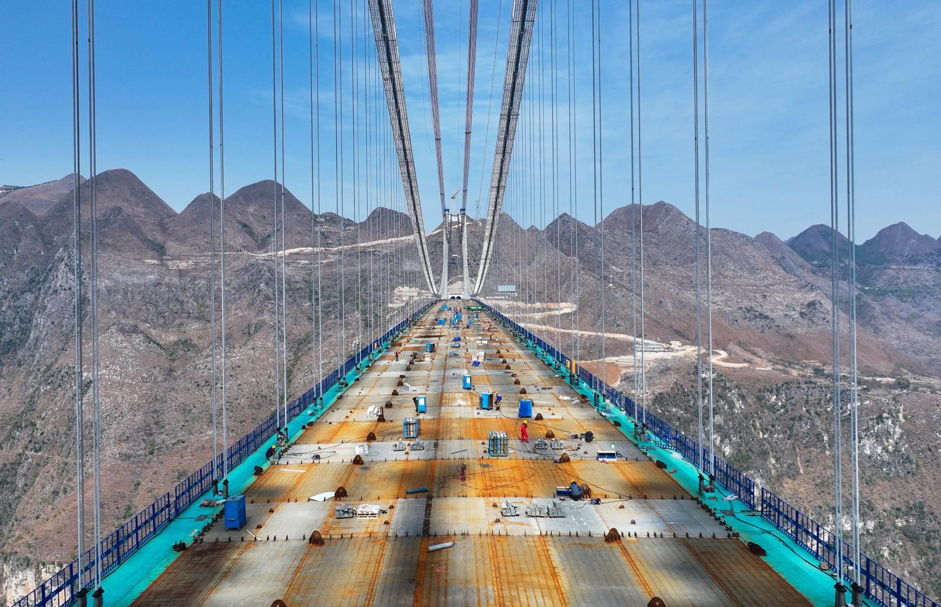 How China built the world's tallest bridge for peanuts