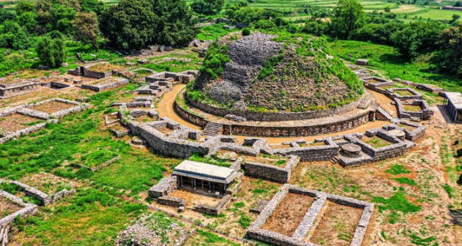 The 7 Great Indian Cities That Were Erased From Maps — But Not From Memory