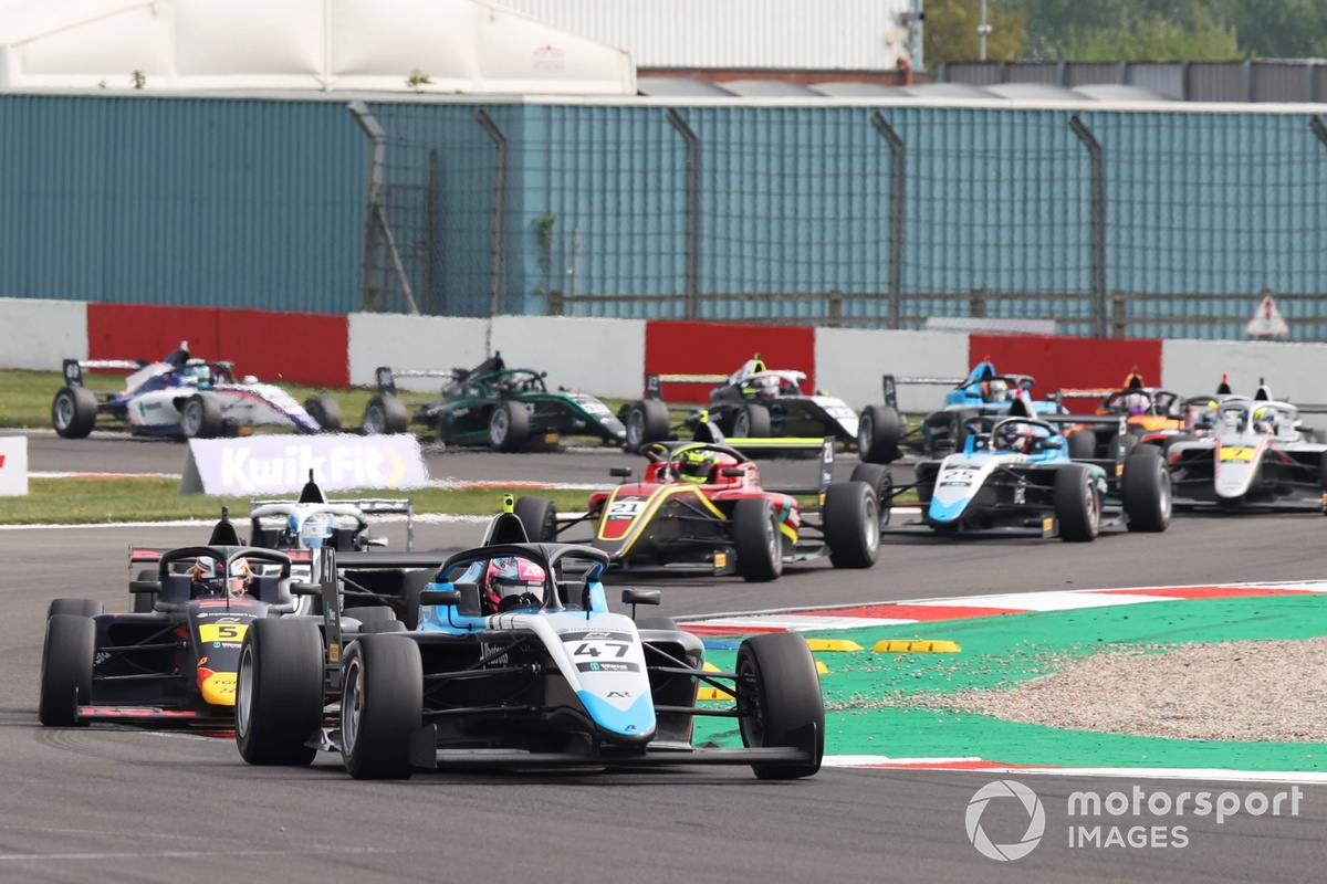 British F4 enjoys frenetic Donington Park opener with the spoils shared