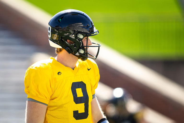 Kirk Ferentz offers initial glimpse into Iowa football QB depth chart