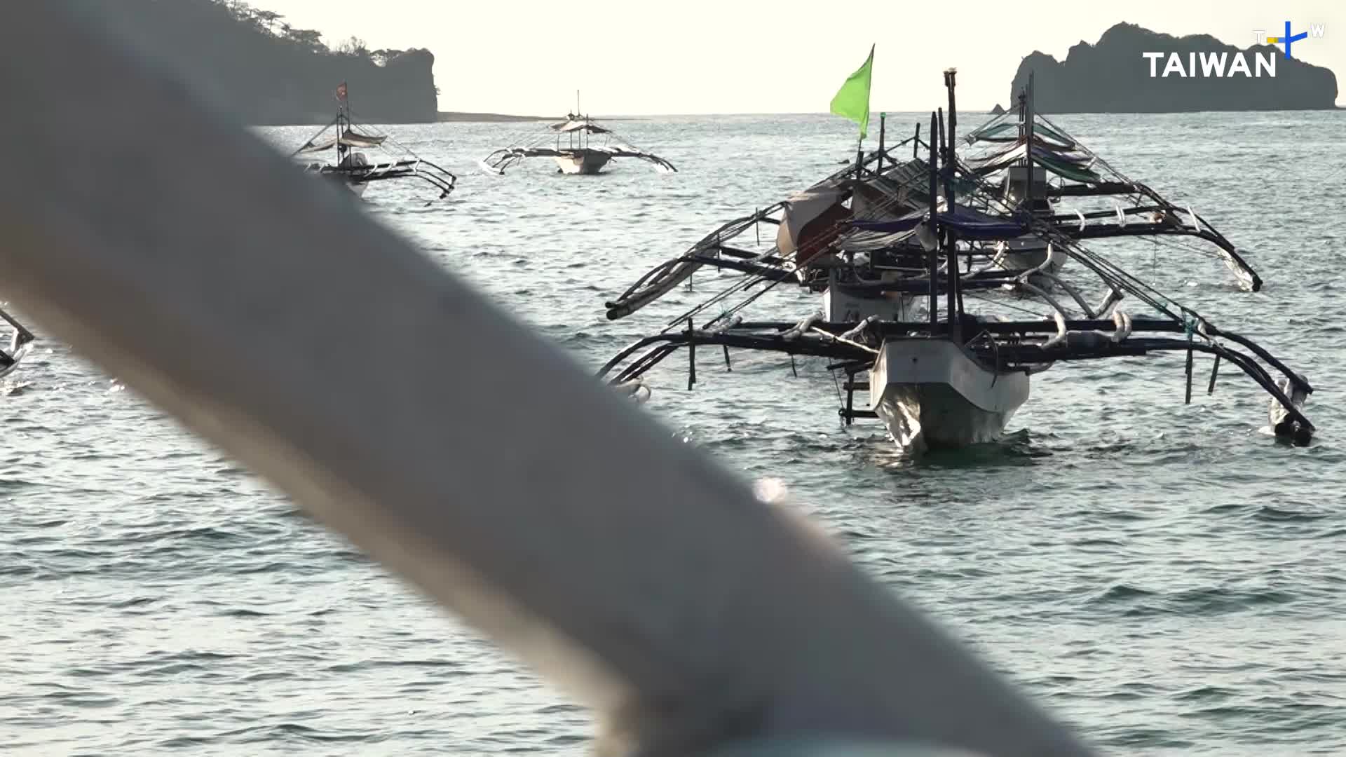 Philippines Displays U.S. Military Hardware Amid China Tensions ...