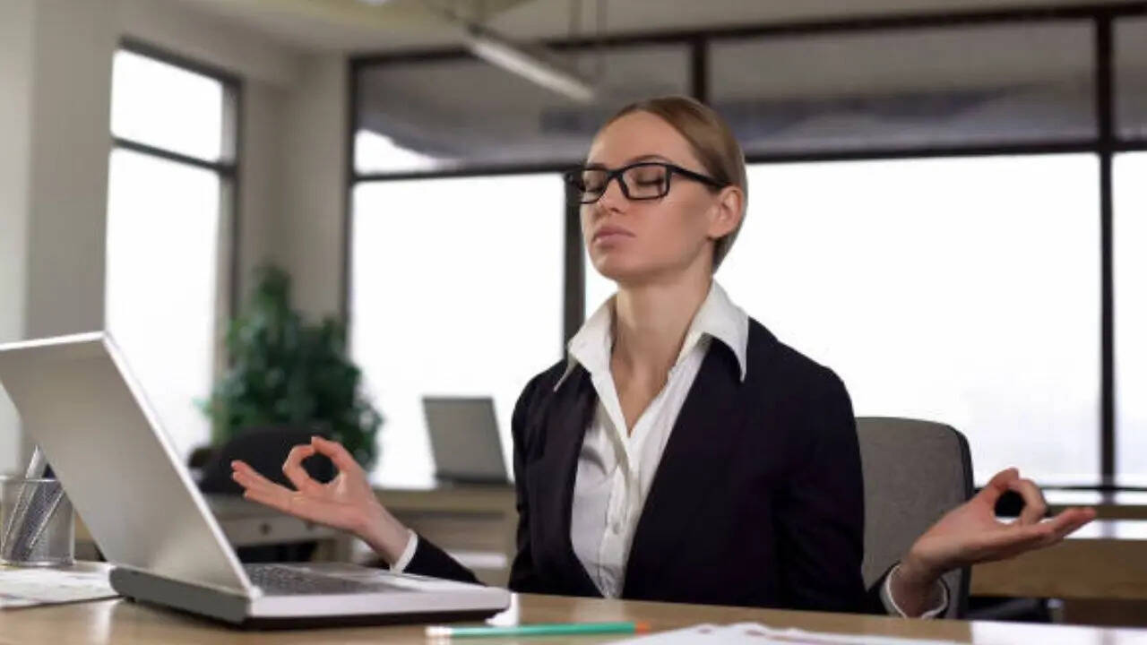 Stressed At Work? Reset Your Brain In Just 60 Seconds With Micro ...