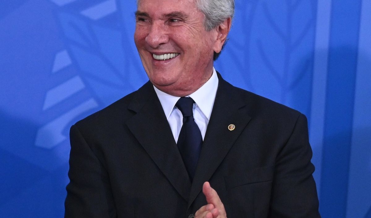 Poucos lembram, mas ex-presidente Fernando Collor, hoje preso, foi à ...