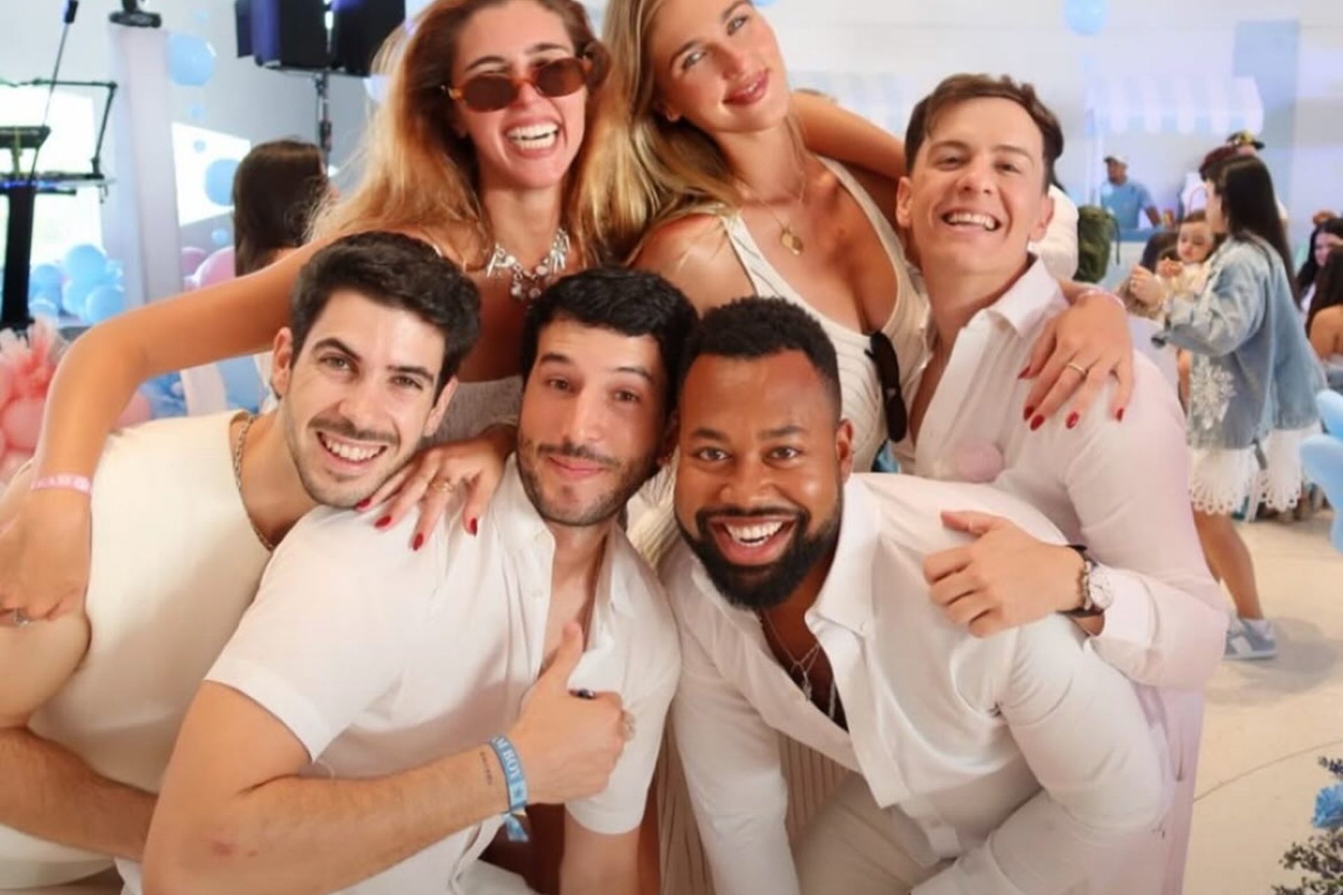 Lele Pons y la doble caída que sufrió en la revelación de género de su bebé