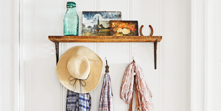 What’s the Secret to a Clutter-Free Entryway? It’s Simpler Than You Think