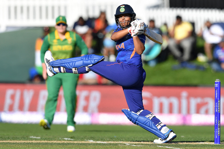 Destructive Richa Ghosh hopes to emulate Dhoni and Perry, and become a ...