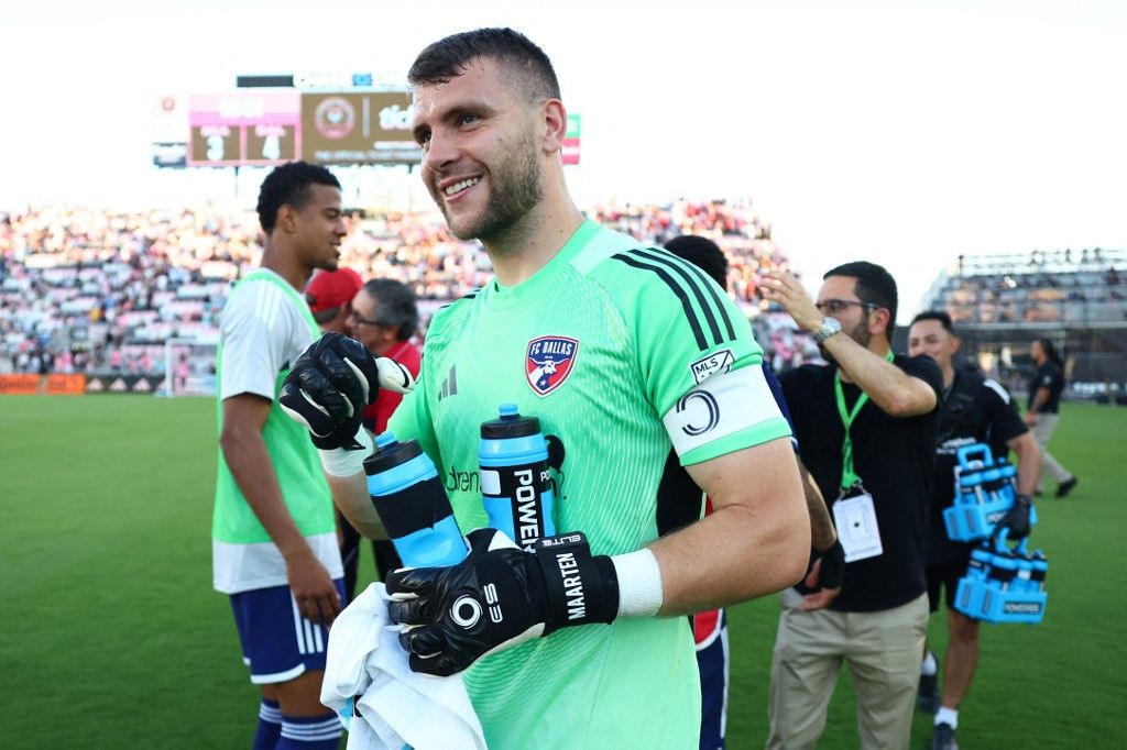 Dibobol Mantan Wonderkid Newcastle, Maarten Paes Comeback buat FC ...