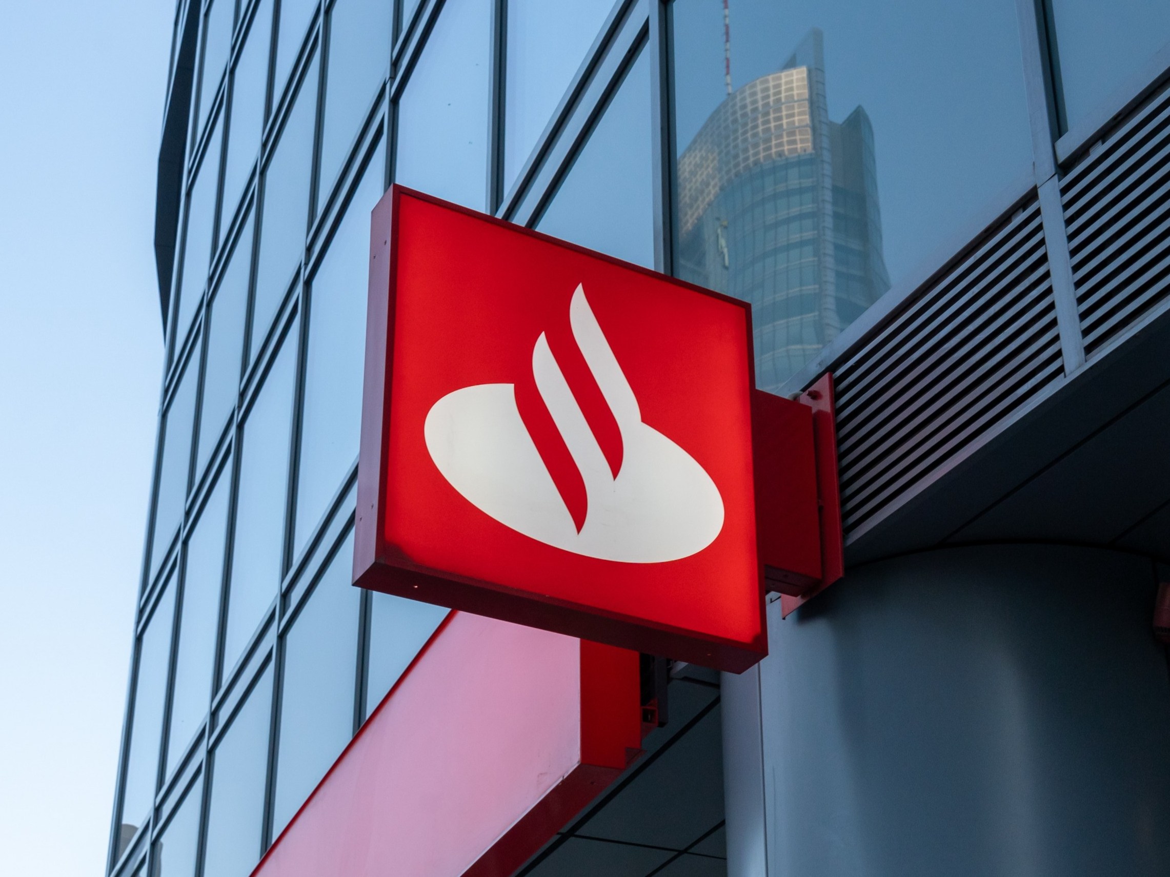 Klienci banku na celowniku oszustów. Jeden klik i konto znika