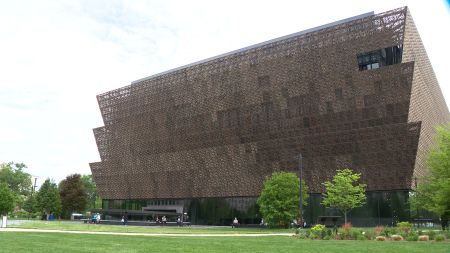 Smithsonian begins removing artifacts from African American History Museum
