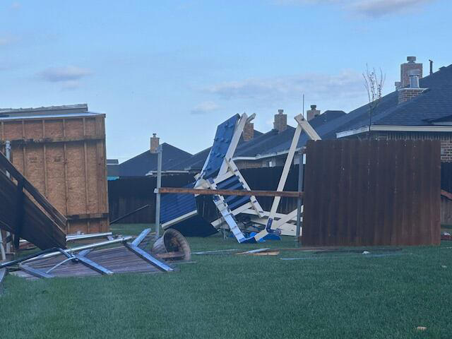 Tornado damages subdivision in Canyon