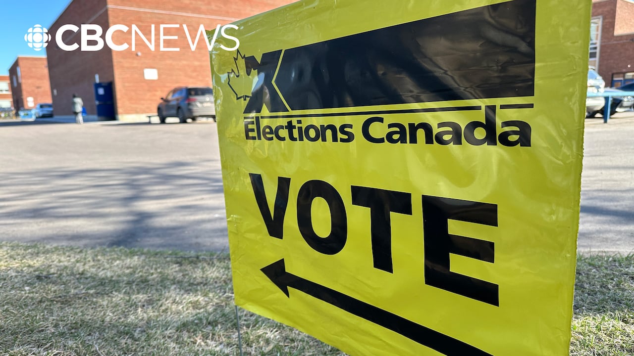 Polling stations open as federal race reaches the finish line