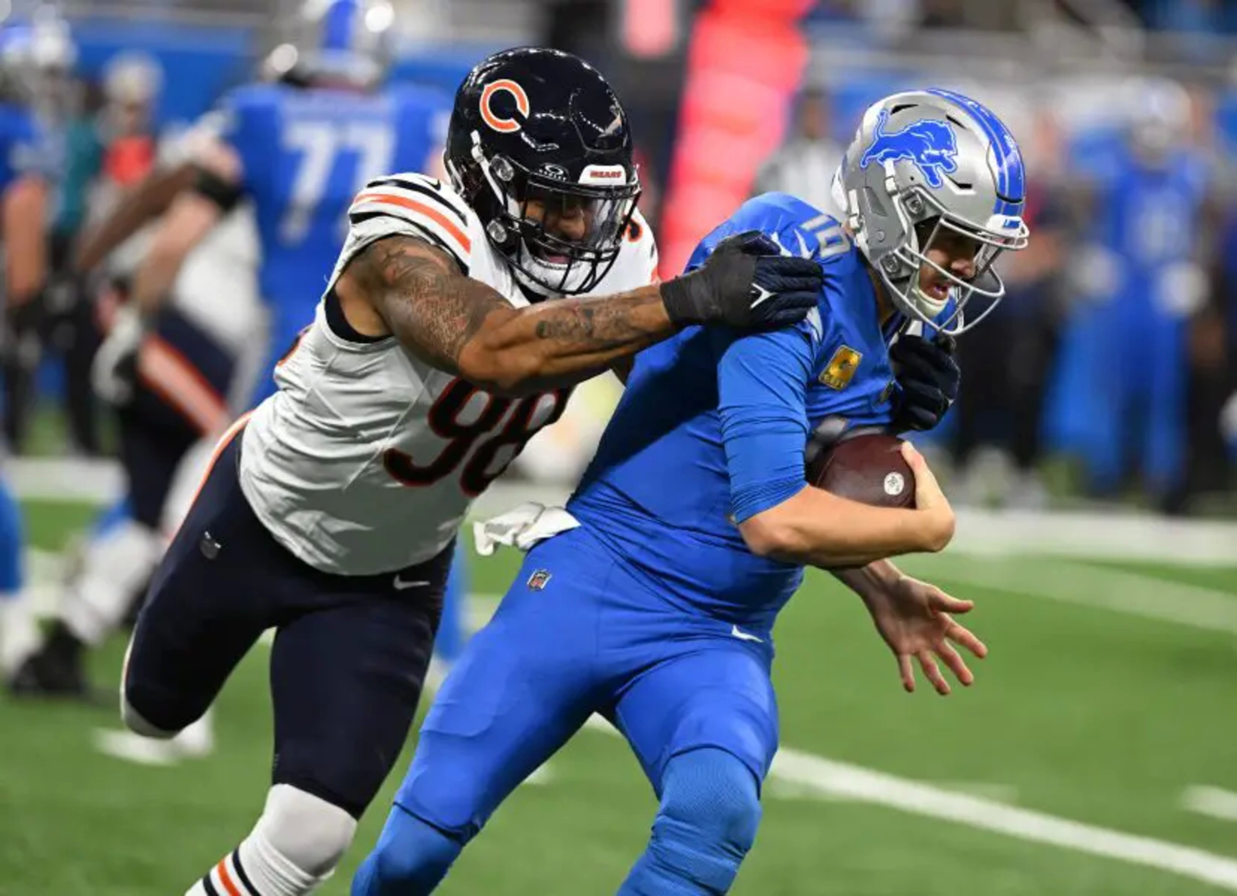 Chicago Bears must consider Giants trade amid roster crunch