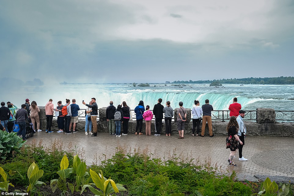 Niagara Falls 'at breaking point' over migrant surge