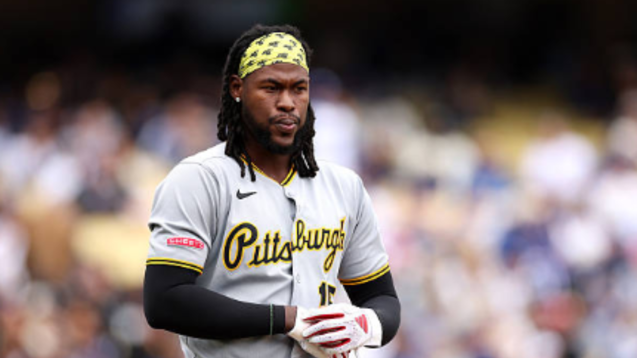 Oneil Cruz shocked as Emmanuel Valdez ruined his game of tic-tac-toe in ...