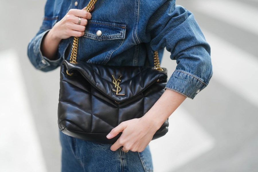 Women steal YSL bags worth thousands from Saks Fifth Ave.: Police