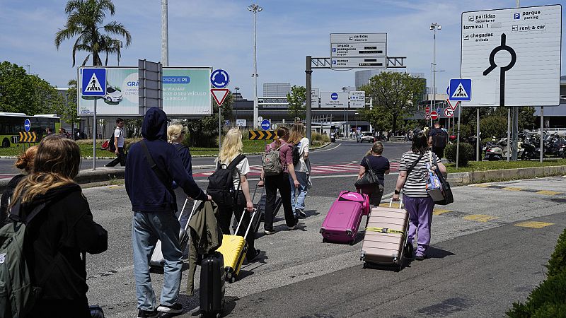 Spain and Portugal power outage costs 'likely to be in tens of millions'
