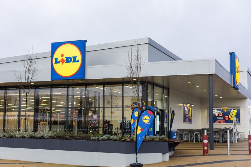 Lidl unveils plans to build new Surrey store with 20 apartments