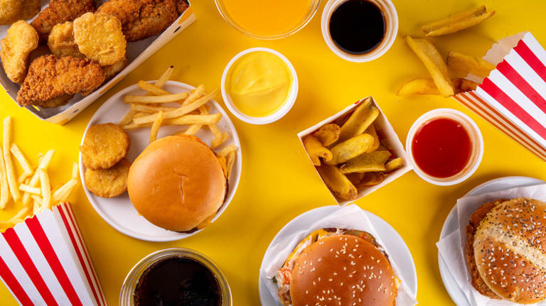 Why So Many Fast Food Chains Have Red And Yellow Logos, According To ...