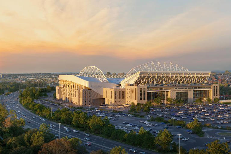 Elland Road atmosphere point made in Leeds United message to 49ers amid ...