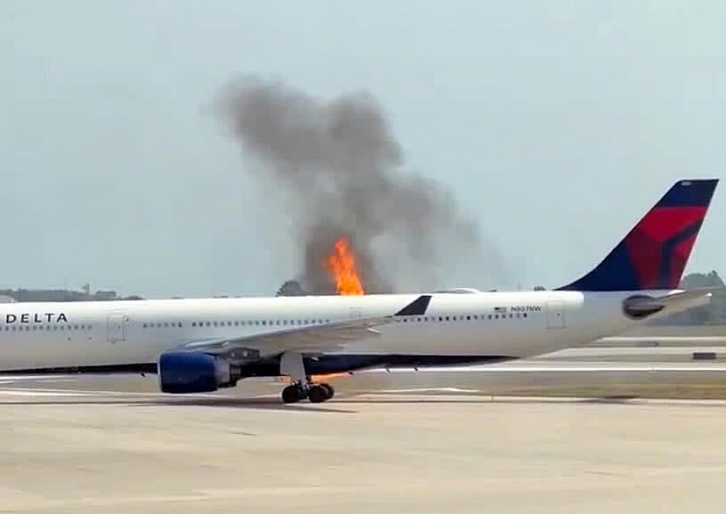 Delta aircraft engine fire in Orlando: evacuation of 282 passengers