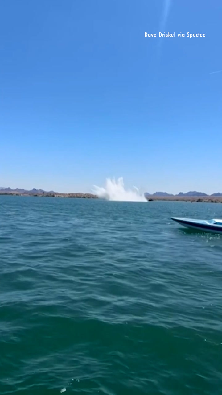 Speedboat Somersaults Through the Air in Crash During an Arizona Boat Race