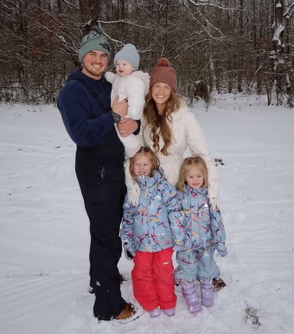 “Bringing Up Bates ”Star Josie Bates and Husband Kelton Balka Expecting ...