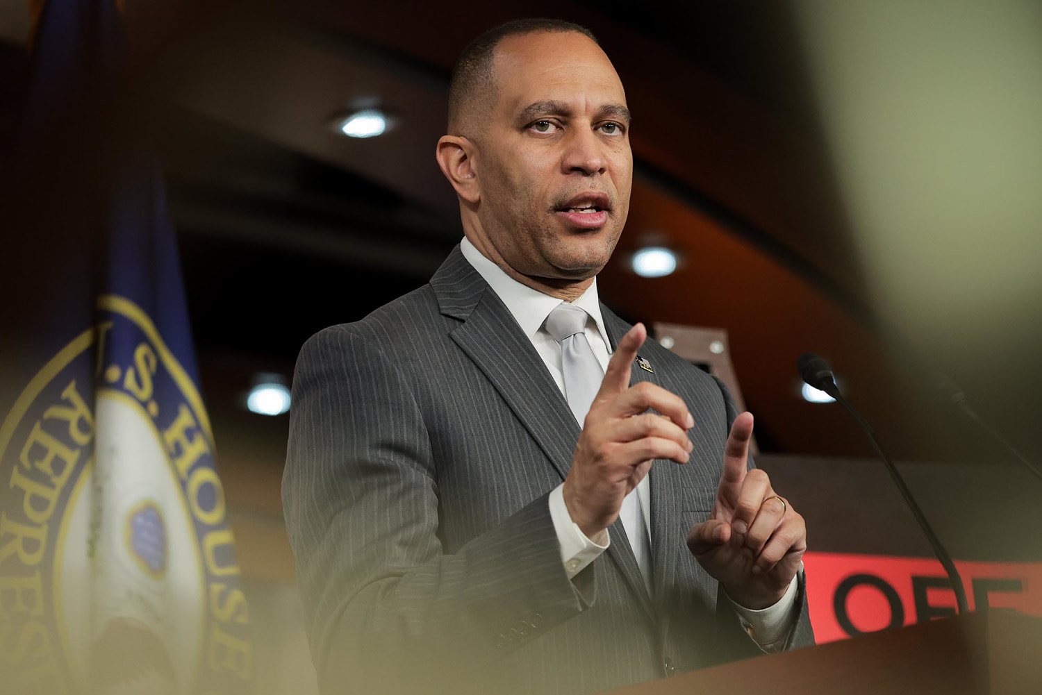 Hakeem Jeffries presses John Roberts to stop Trump's power grab over ...