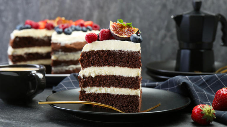 The Unconventional Cake Cutting Technique You Should Be Using For Less ...