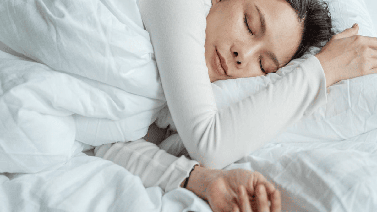 Can You Burn Fat While You Sleep? The Truth Behind Nighttime Supplements
