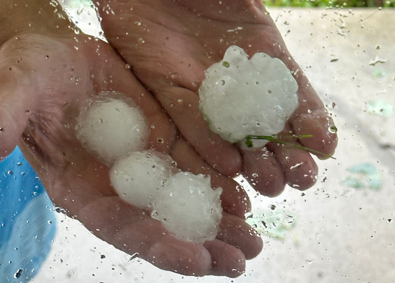 Expecting hail? How to mitigate damage to yourself and your property