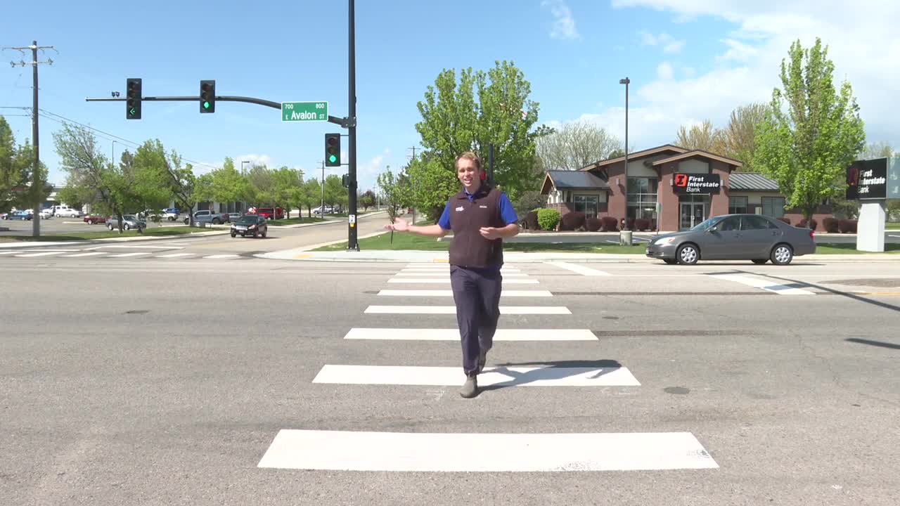 Drivers react to new traffic signal on one of Kuna's busiest roads