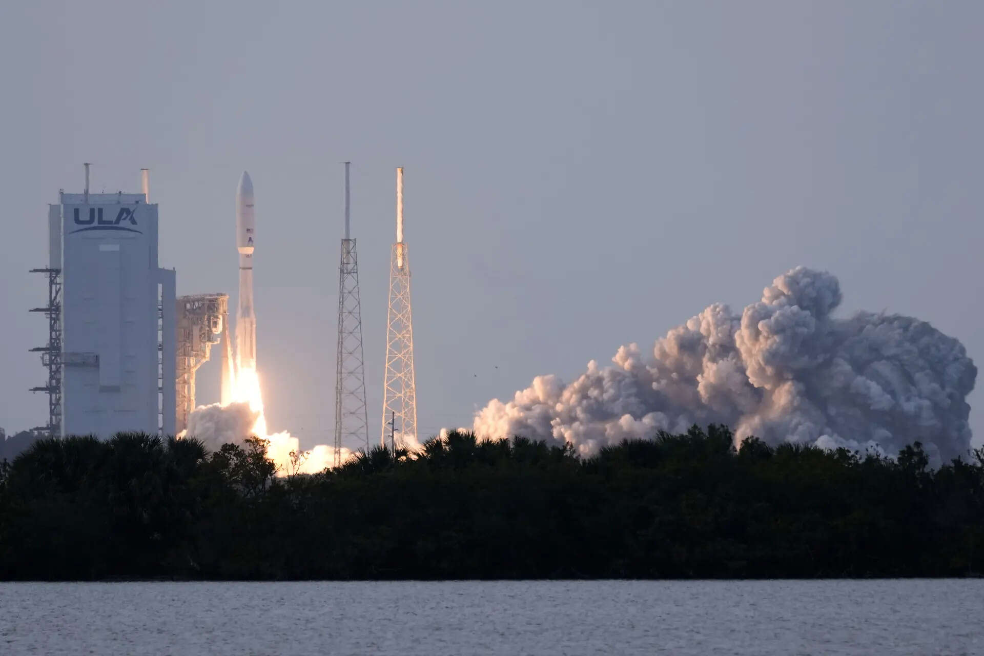Amazon launches first Kuiper internet satellites, taking on Starlink