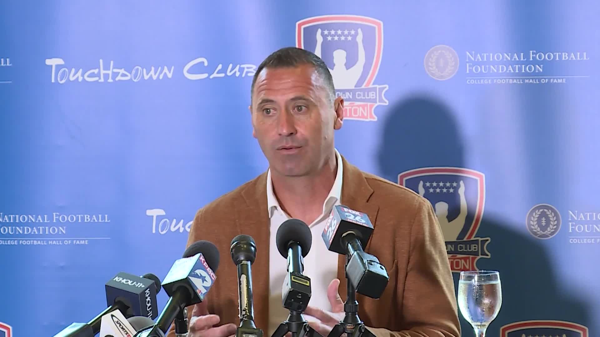 UT Head Football Coach Steve Sarkisian on quarterback Quinn Ewers fall ...