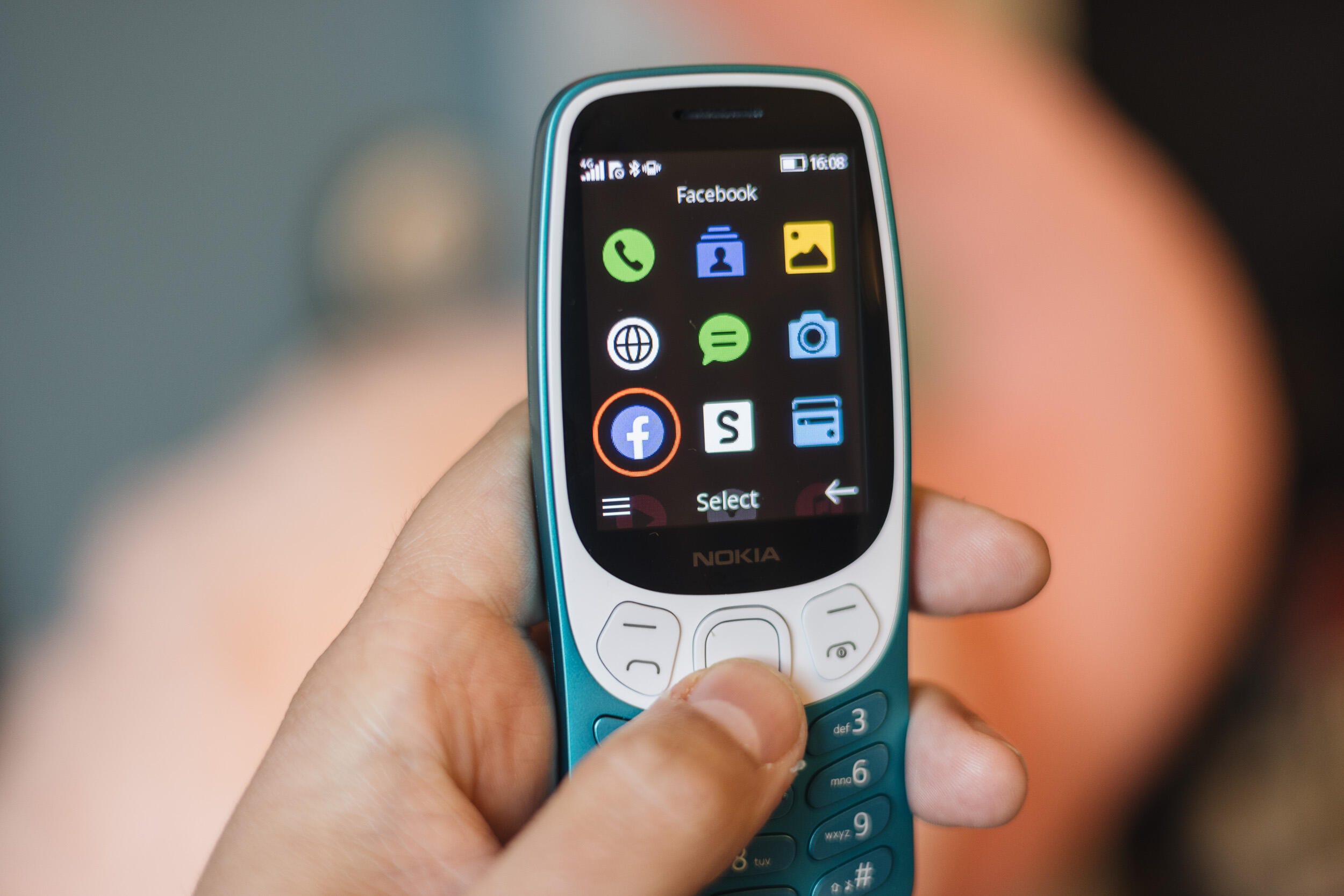 Get a Burner Phone for Travel to Protect Your Private Info