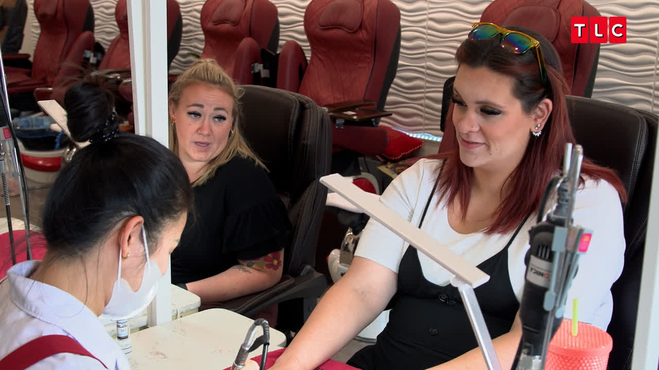 ‘Polyfamily' Sneak Peek: 2 Women in Quad Have a ‘Complicated' Relationship