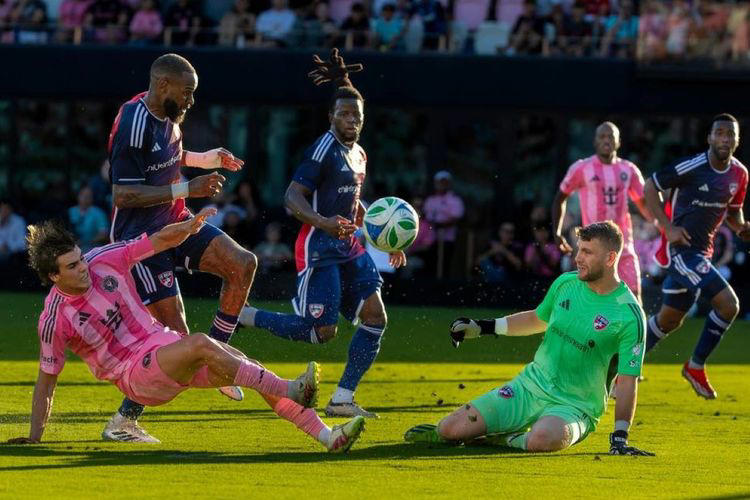 Kiper Timnas Indonesia, Maarten Paes, Bawa FC Dallas Kalahkan Inter ...