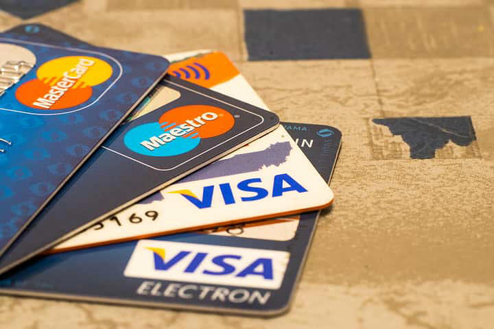 Paying One Credit Card Bill Using Another? Here’s How It Can Lead To ...