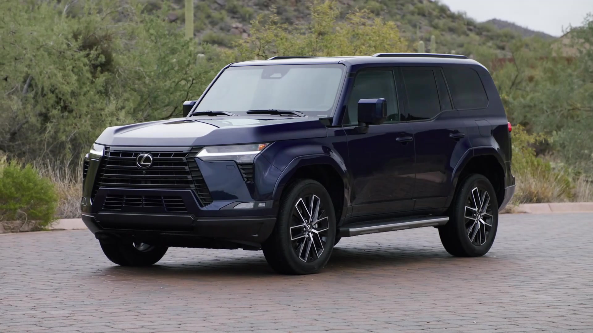 2025 Lexus GX Premium+ Exterior Design in Night fall Mica